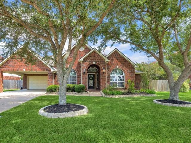 716 High Ridge Dr, Friendswood, TX 77546