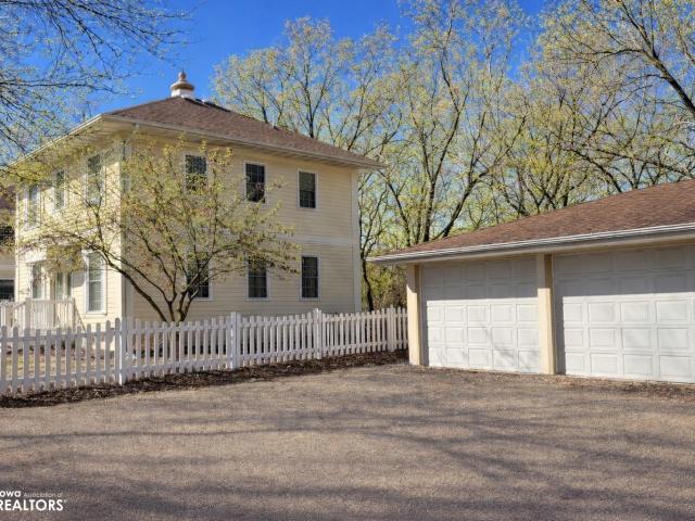 716 Orchard Place