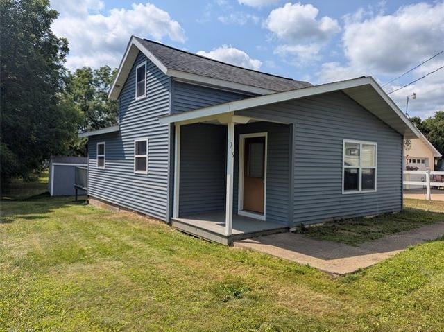 716 Lindoo Ave E, Ladysmith, WI 54848