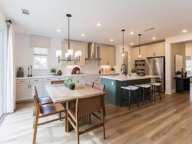 716 Miravar Pl, Vista, CA 92081