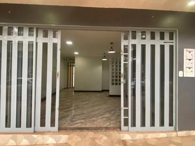 716 NORTE LOJA COMERCIAL COM 135M2 TÉRREO E SUBSOLO