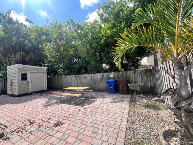 716 SE 14th Ct, Unit 14, Fort Lauderdale, FL 33316 | MLS #A11856