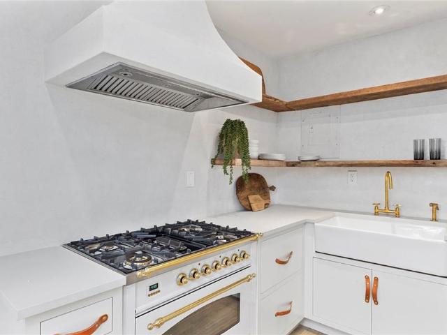 716 Stokeswood Avenue SE 2B