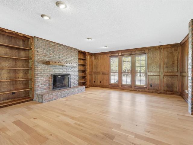 716 Sugar Tree Court