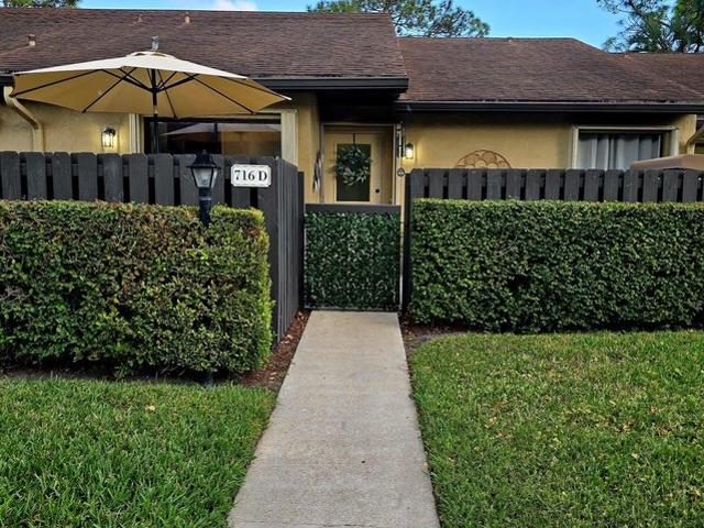 716 Sunny Pine Way Apt D, Greenacres, FL 33415