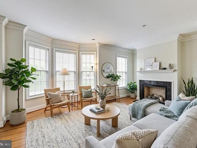 716 River Mist Dr, Oxon Hill, MD 20745