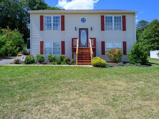 716 Russell Woods Dr, Lynchburg, VA 24502