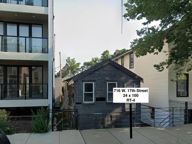 716 W 17th St, Chicago, IL 60616