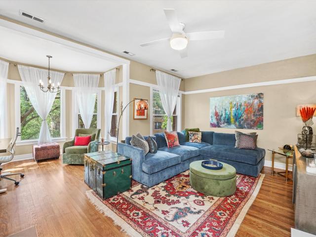 716 W Barry Avenue # 3