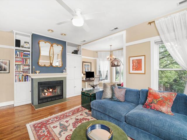716 W Barry Avenue # 3
