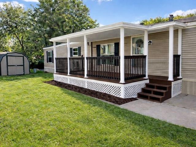 716 Treeview Ln, Round Lake Park, IL 60073