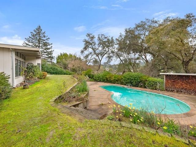 716 University St, Healdsburg, CA 95448