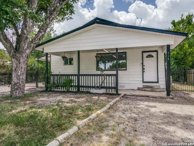 716 Vickers Ave