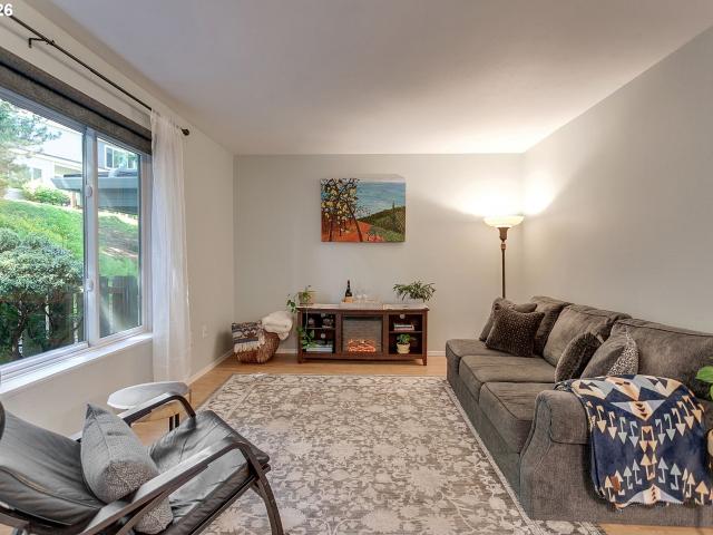 7175 sw sagert st # 102