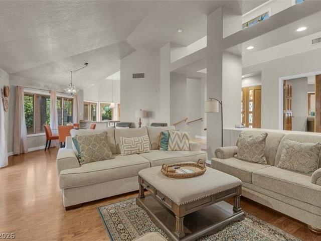 7176 Mission Hills Dr, Las Vegas, NV 89113