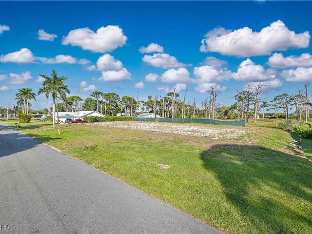 7176 Vassar Dr, Fort Myers, FL 33908 | MLS #2025020