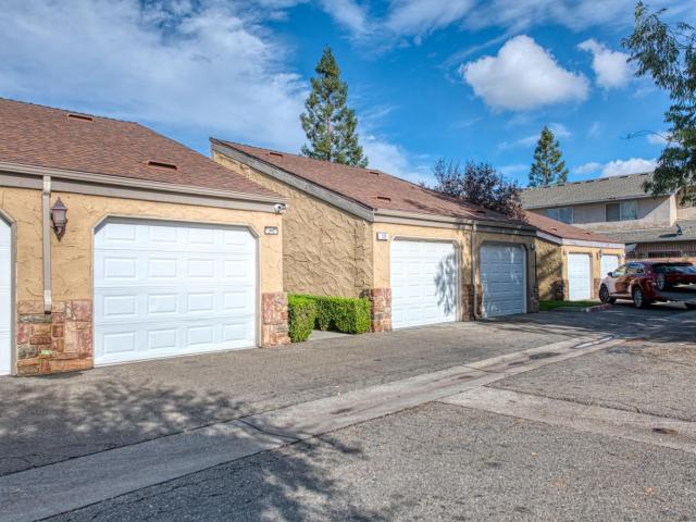 7178 N Fruit Ave, Unit 129, Fresno, CA 93711 | MLS #644611 | Compass