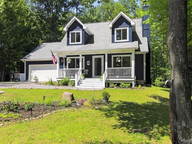 7170 Oak Hollow Trail