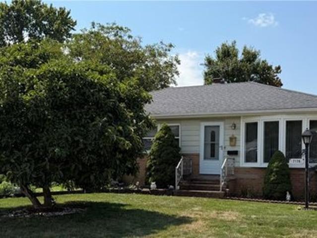 7170 Oakwood Rd, Parma, OH 44130