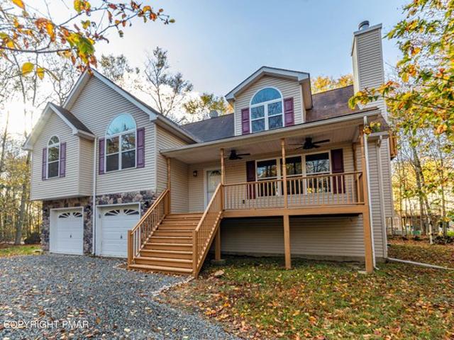 7170 Winnebago Dr, Pocono Lake, PA 18347
