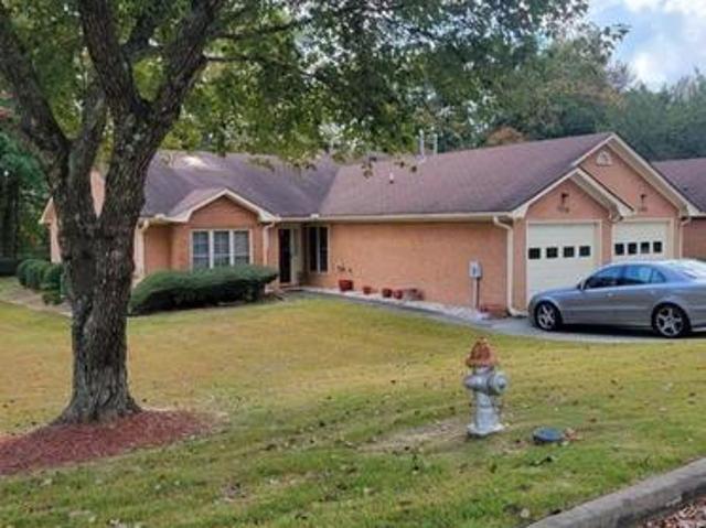 7170 Woodridge Ln, Union City, GA 30291