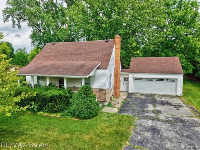 7173 Porter Rd, Grand Blanc, MI 48439