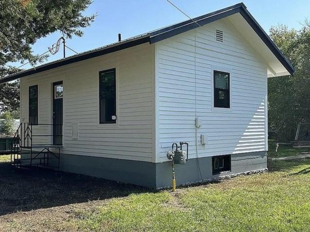 717 3rd St E, Mobridge, SD 57601