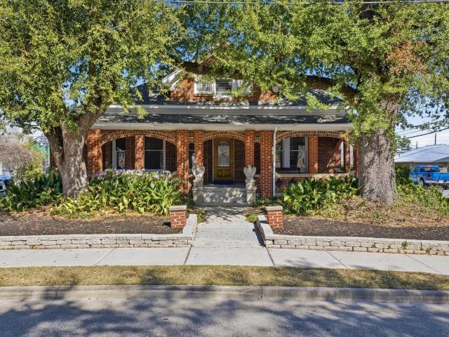 717 1st St E, Unit 1, Humble, TX 77338 | MLS #92361