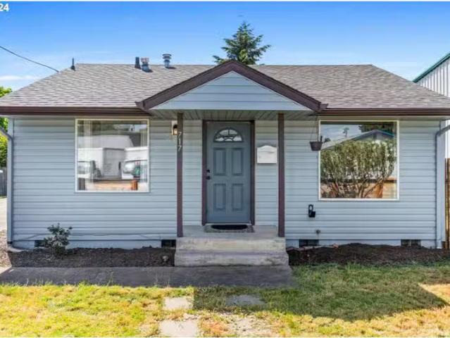 717 20TH ST SE, SALEM, OR 97301 Single Family Residence For Sa.