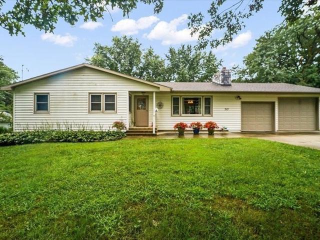 717 9th Ave, Eldora, IA 50627