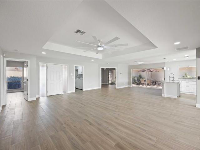 717 Carnoustie Ter, Unit 9, Venice, FL 34293 | MLS #D6145