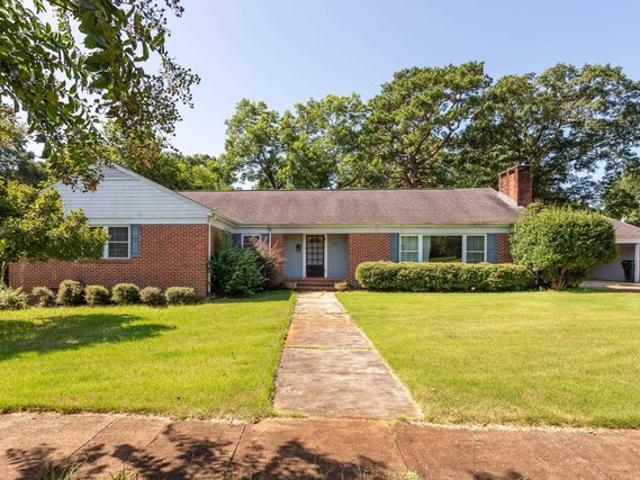 717 Cedar St, Talladega, AL 35160