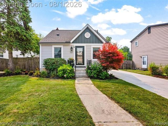 717 Cherry Ave, Royal Oak, MI 48073