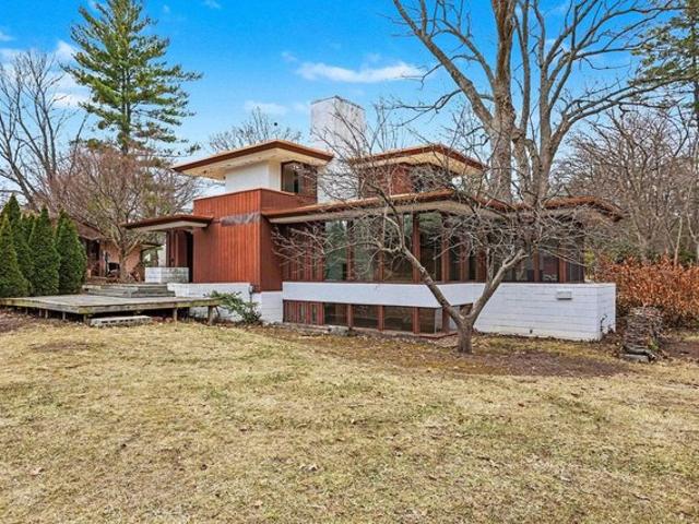 717 Crescent Dr, Midland, MI 48640