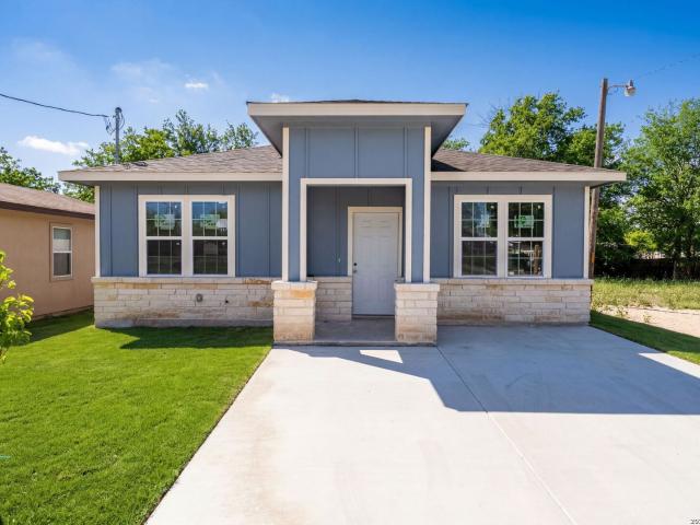 717 Avenue C, Seguin, TX 78155 | MLS #1952