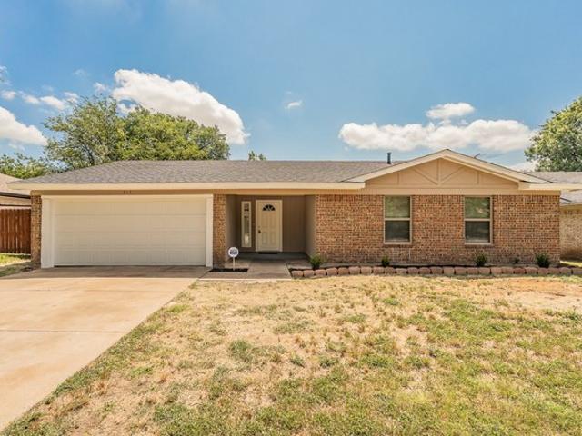 717 Blue Ridge Trl, Saginaw, TX 76179