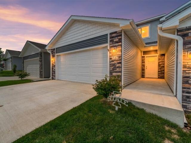 717 Greenwell Pl, Norwalk, IA 50211