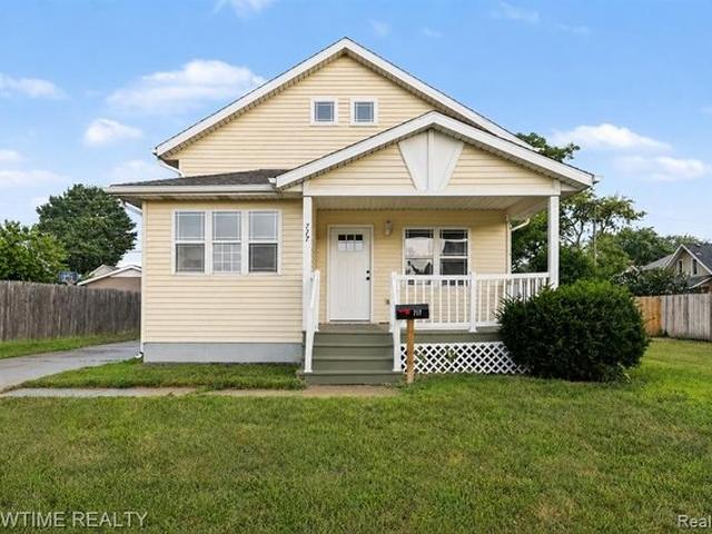 717 Griswold St, Port Huron, MI 48060