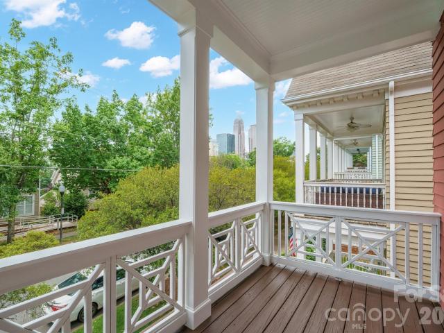 717 E 8th Street