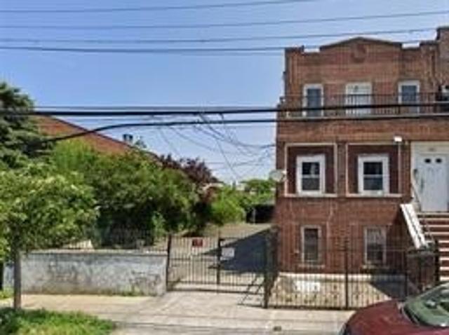 717 E 226th St, Bronx, NY 10466
