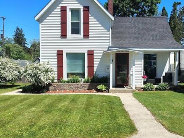717 E Garfield St, Cadillac, MI 49601
