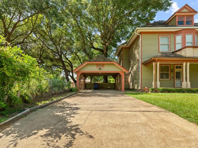 717 E Houston Avenue