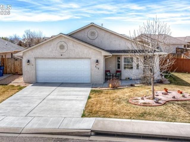 717 Edna Ln, Pueblo, CO 81005