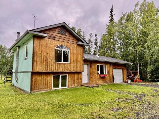 717 Keeling Rd, North Pole, AK 99705