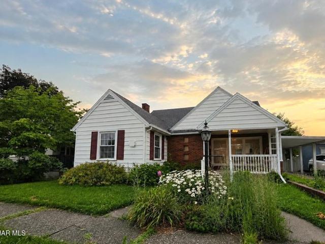 717 Harding St, Roaring Spring, PA 16673