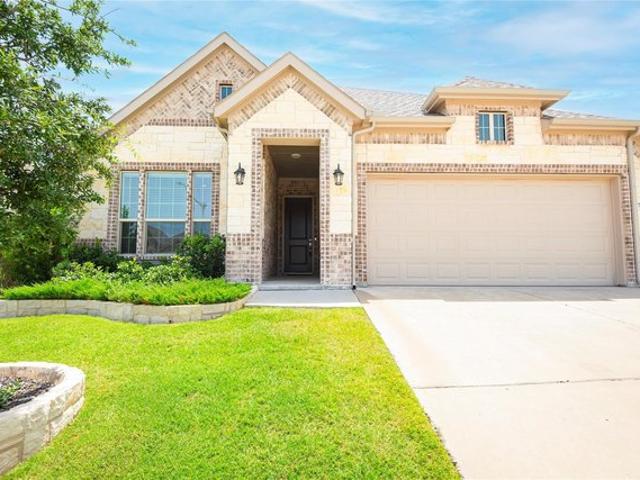 717 Long Iron Dr, Fort Worth, TX 76108