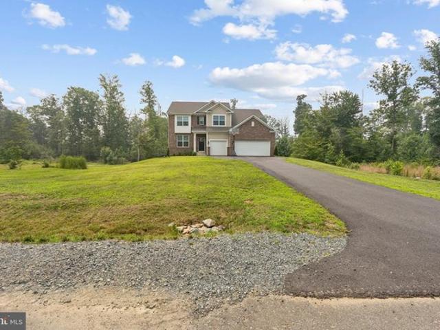 717 Long Meadow Dr, Fredericksburg, VA 22406