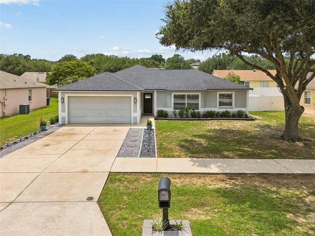 717 LA Costa St, Minneola, FL 34715