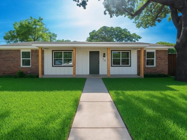 717 Magnolia St, Kennedale, TX 76060