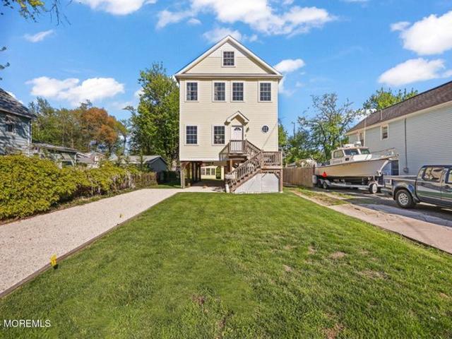 717 Main St, Belford, NJ 07718